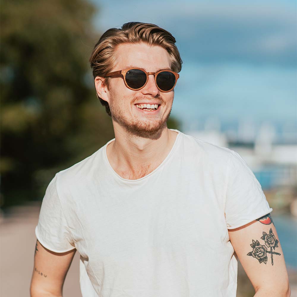 AARNI アアルニ サングラス Wynn ウォルナット｜北欧雑貨